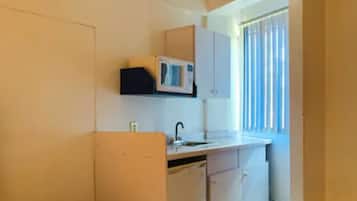 Quarto casal ou duplo standard | Cozinha americana privada | Geladeira grande, micro-ondas