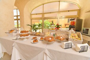 Pequeno-almoço continental diário incluído 