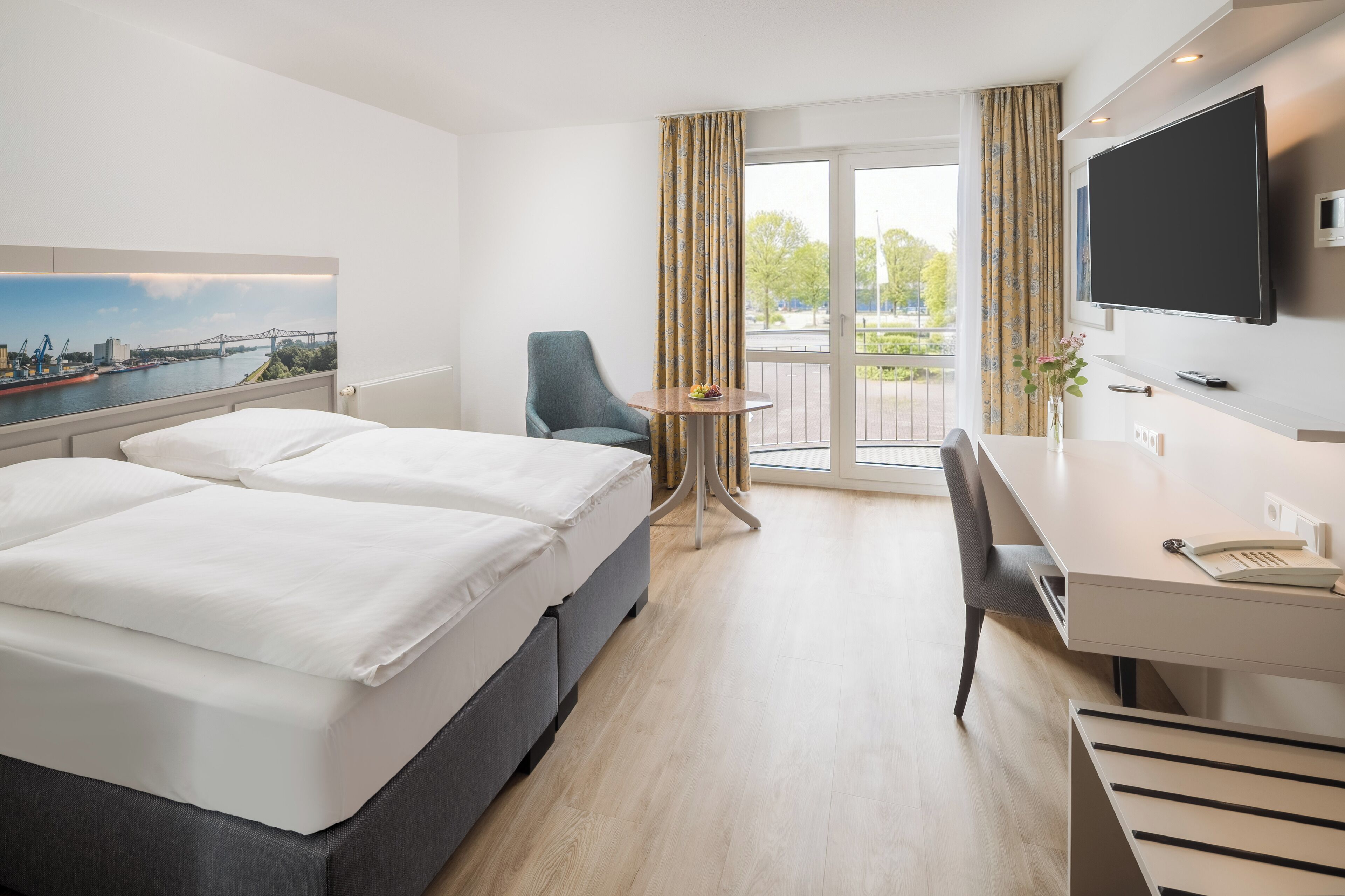 Quarto casal standard | Roupas de cama premium, edredons de pluma, cofres nos quartos