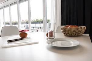 Apartamento, 1 quarto | Cozinha privada | Geladeira, micro-ondas, cafeteira/chaleira