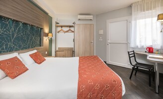 Quarto Duplo Superior | Secretária, secretária adequada para computadores portáteis