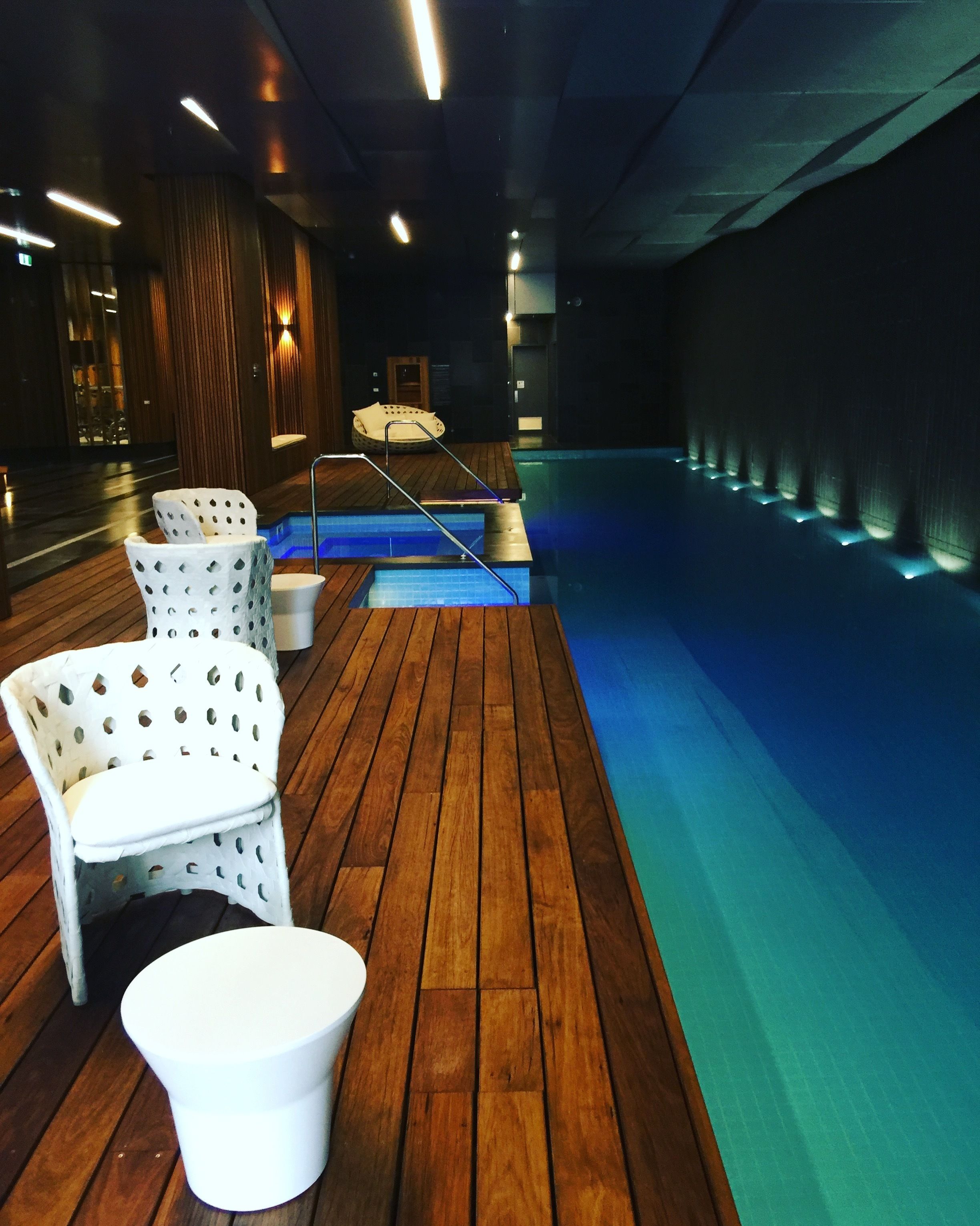 Piscina interior, piscina exterior 