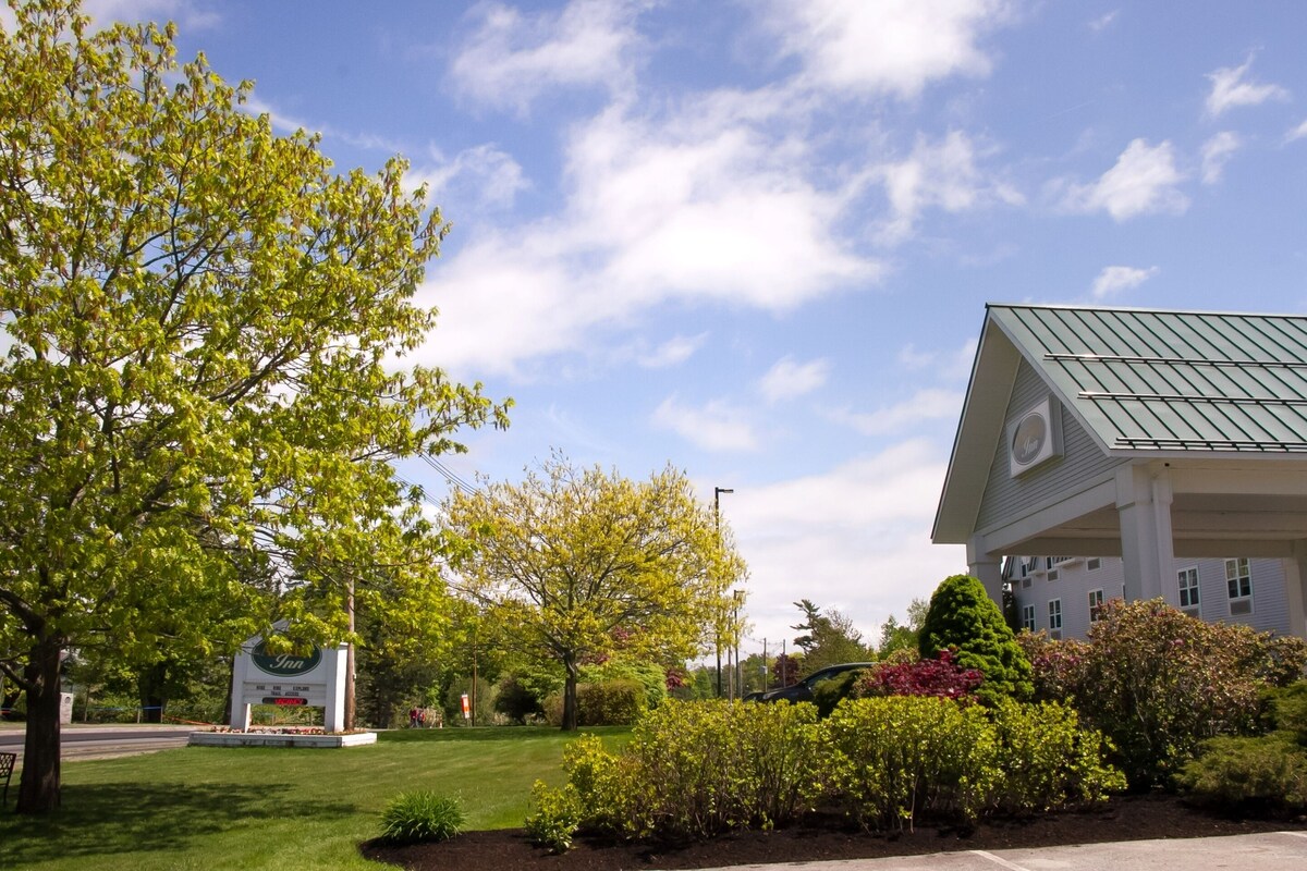 Acadia Inn Reviews, Deals & Photos 2023 - Expedia