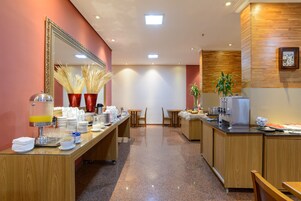 Café da manhã continental grátis todos os dias