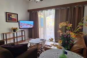 Villa Signature | Cofre no quarto, secretária, Wi-fi grátis, roupa de cama fornecida 