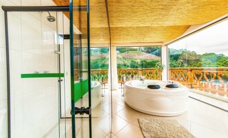 SUITE DUPLEX COM HIDROMASSAGEM (FEITA PARA AMAR E SONHAR) | Banheira de hidromassagem