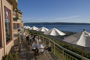 Serviço de café da manhã, local e internacional, vistas para o mar 