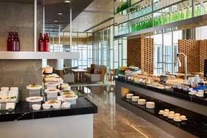 3 restaurantes, pequenos-almoços servidos, cozinha chinesa 