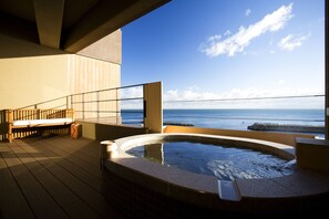 Banheira e chuveiro separados, banheiras de fontes termais