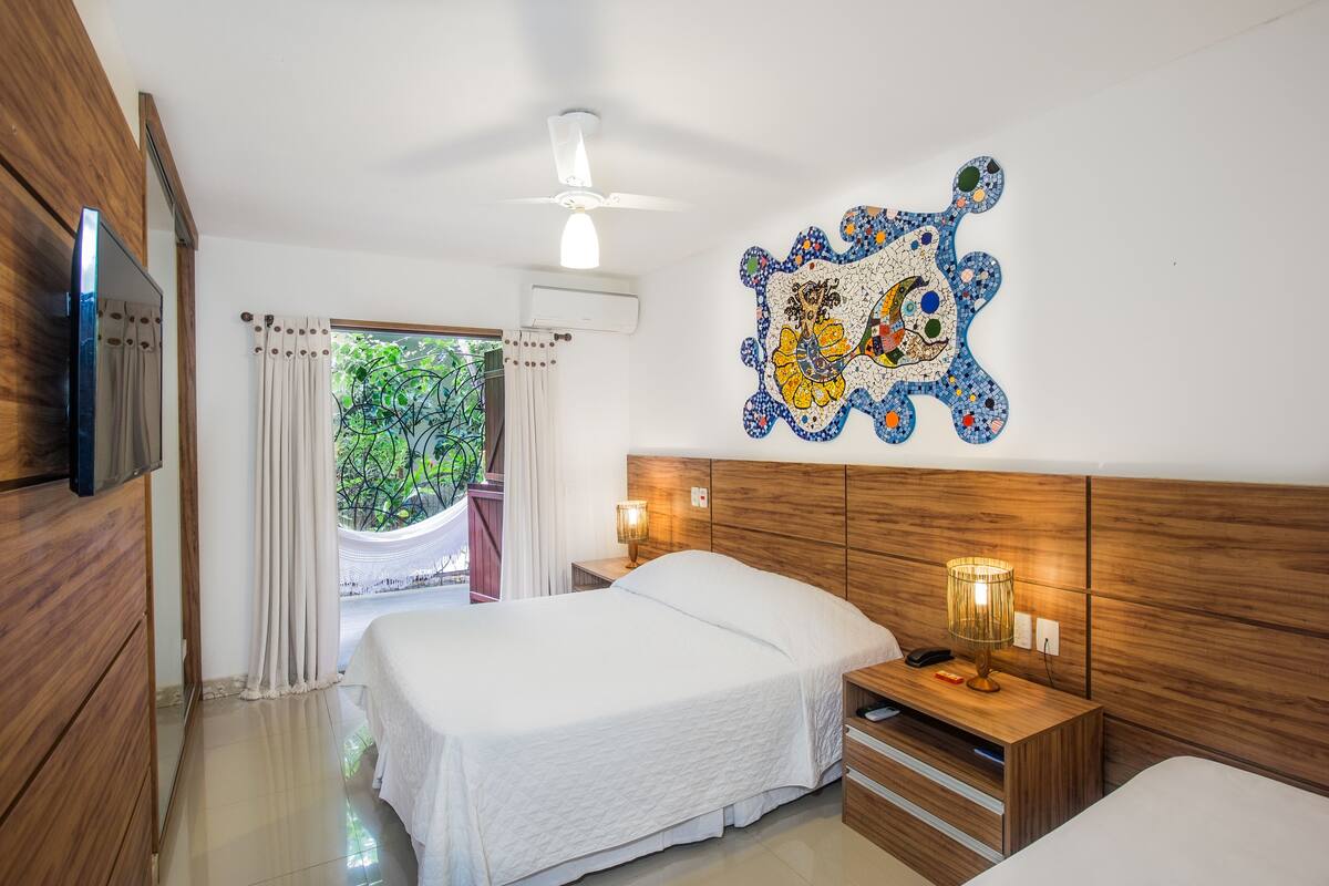 Suite, várias camas | 1 quarto, minibar, cofre no quarto, Wi-fi grátis 