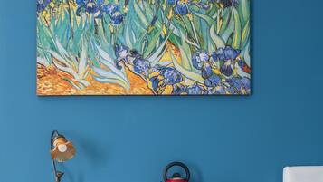 Quarto Triplo Deluxe | Minibar, cortinas/cortinados opacos, Wi-fi grátis