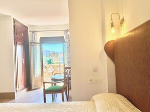 Quarto casal standard, terraço ( Puente nuevo) | Escrivaninha, Wi-Fi de cortesia