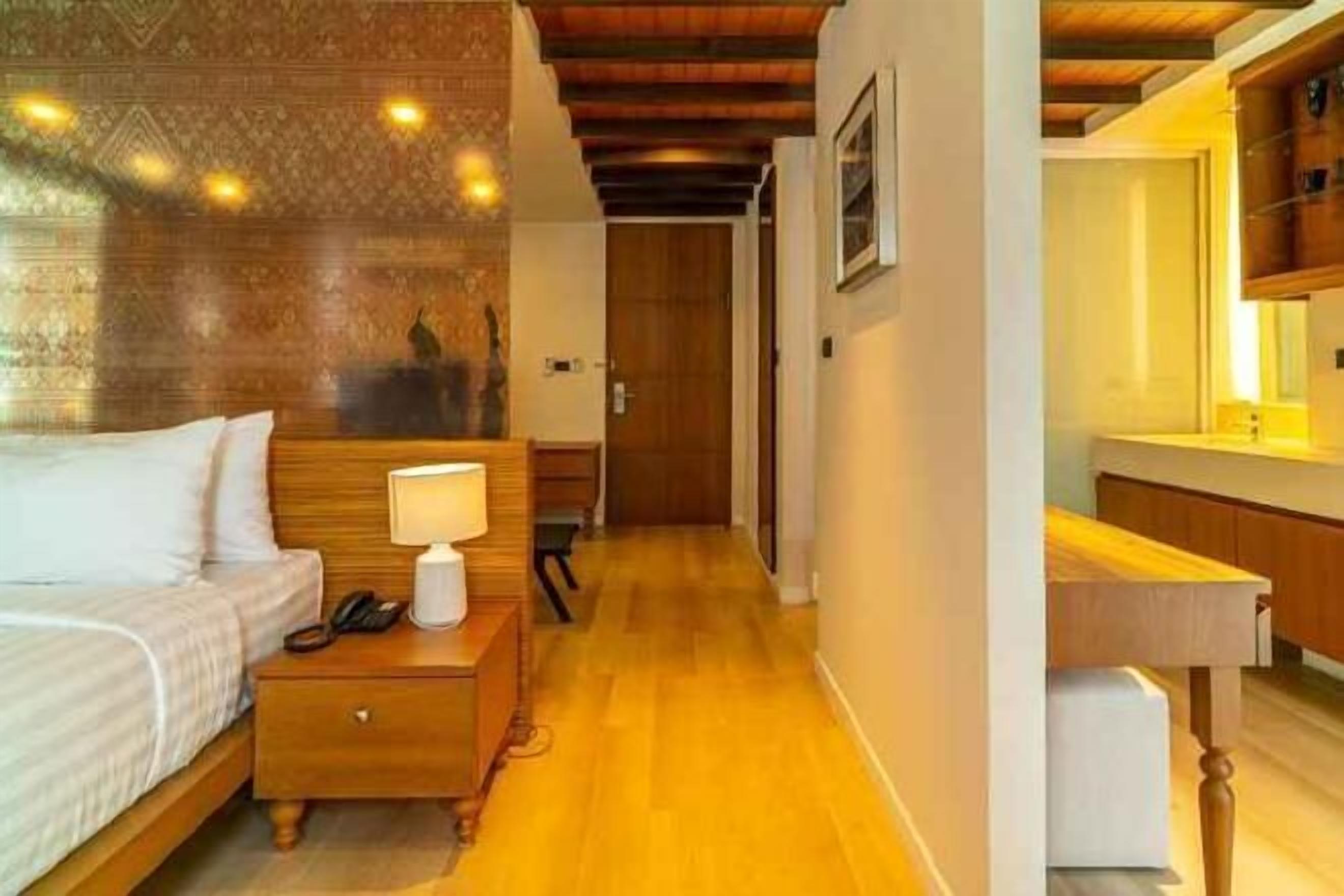 Minibar, cofre no quarto, cortinas/cortinados opacos 