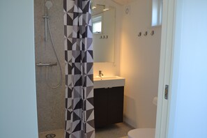 Chuveiro, secador de cabelo (mediante solicitação)