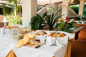 Pequeno-almoço tipo buffet diário incluído 