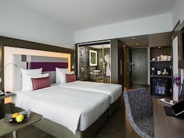 Quarto superior, 2 camas de solteiro | Roupas de cama premium, edredons de pluma, cofres nos quartos