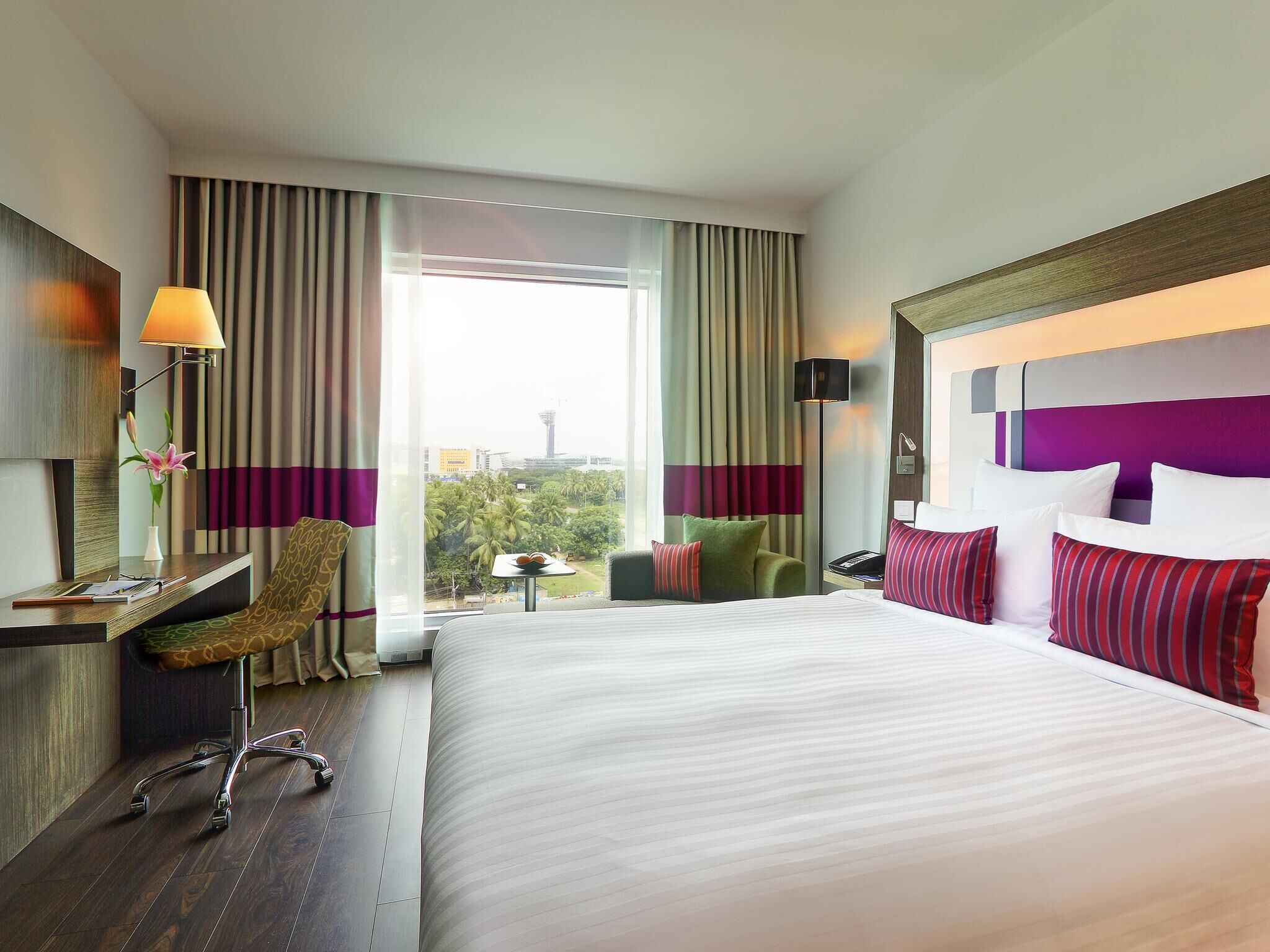 Roupas de cama premium, edredons de pluma, cofres nos quartos