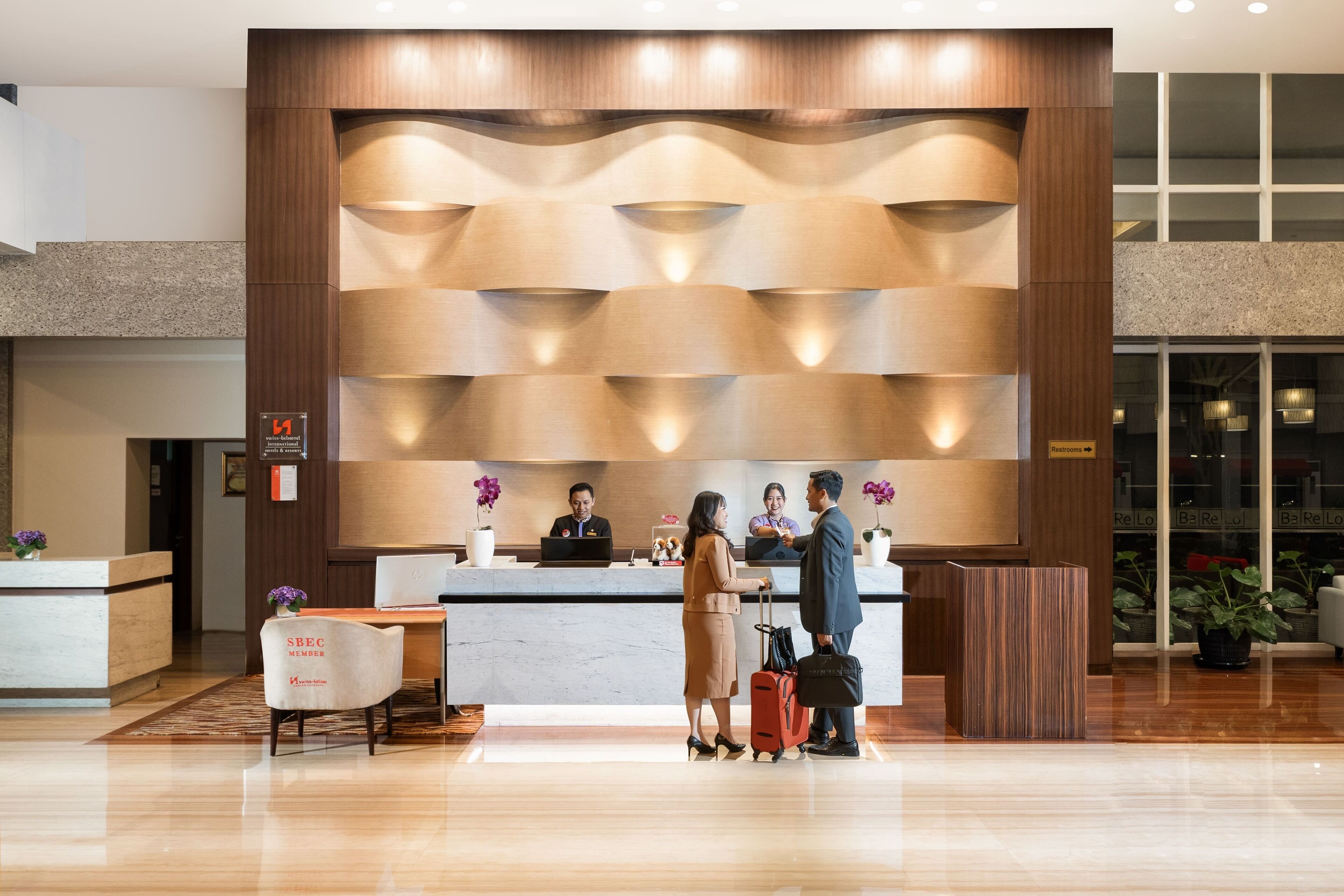 Este bar no lobby do hotel 