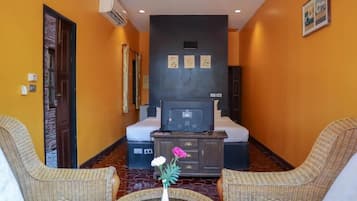 Deluxe Room / Get 20 Percents discount for in house Spa Treatment and Massage  | Roupas de cama premium, frigobar, cofres nos quartos