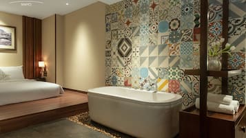 Quarto luxo, sem janelas | Cofres nos quartos, cortinas blackout, Wi-Fi de cortesia, roupa de cama