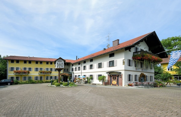 Hotel Neuwirt - Sauerlach