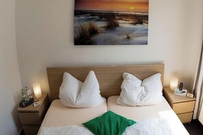 Quarto casal standard | Escrivaninha, Wi-Fi de cortesia, roupa de cama