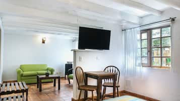 Frigobar, cofres nos quartos, quartos à prova de som, Wi-Fi de cortesia