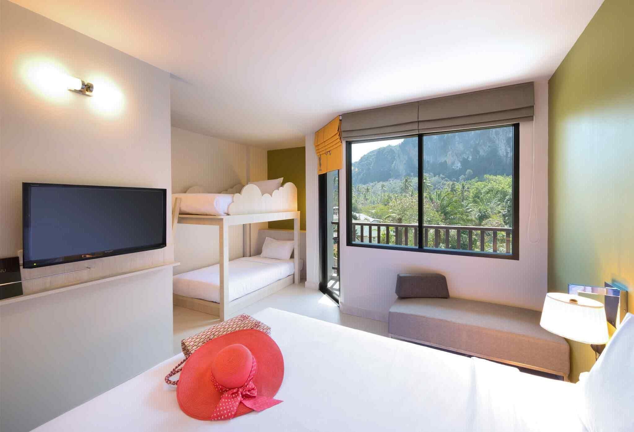 Quarto Familiar, várias camas | Cofre no quarto, ferro/tábua de engomar 