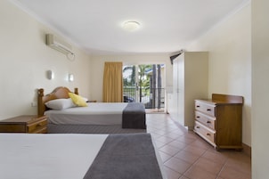 Apartamento, várias camas | Secretária, ferro/tábua de engomar, berços/camas para crianças grátis