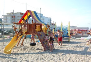 Área de recreio para crianças (ao ar livre)
