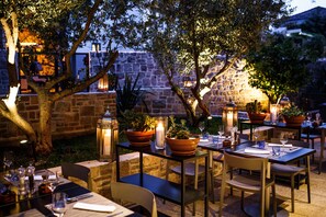 Café da manhã e jantar