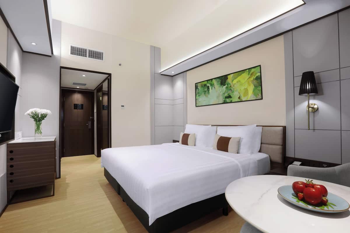 Quarto Deluxe (Deluxe Double Room) | Roupa de alta qualidade, minibar, cofre no quarto, secretária 