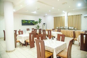 Almoço e jantar