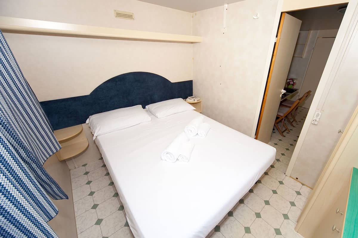 Trailer standard | Berços (sobretaxa), Wi-Fi de cortesia, roupa de cama