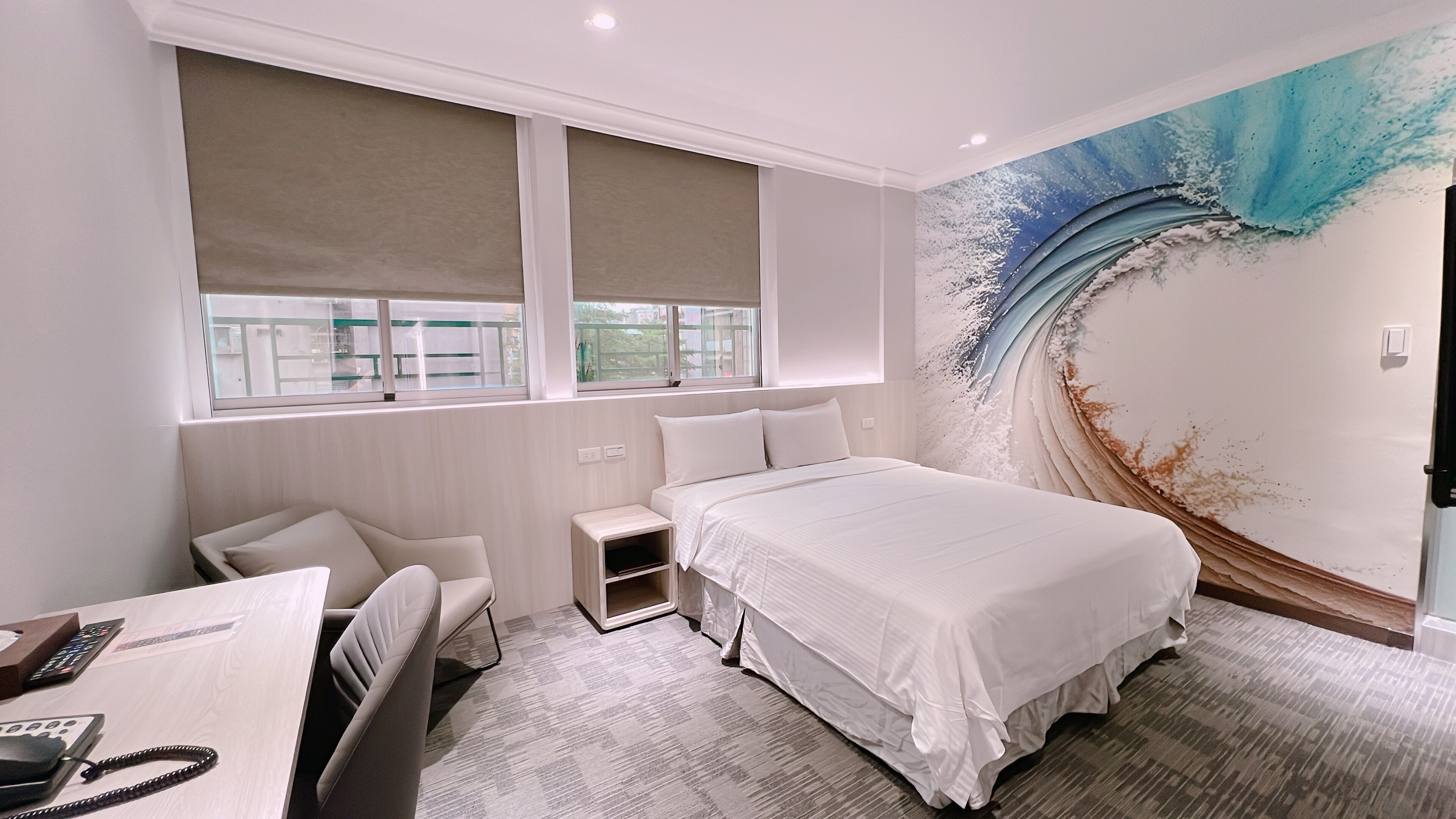 Quarto Clássico com Cama de Casal, no canto | Edredões de penas, secretária, quartos insonorizados, Wi-fi grátis 