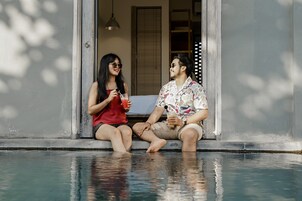 2 piscinas exteriores, da(s) 9:00 à(s) 21:00, guarda-sóis