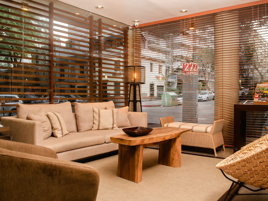 Área de estar no saguão