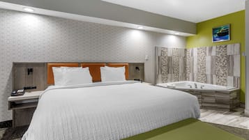 Quarto Standard, 1 cama king-size, não fumadores, banheira de hidromassagem | Secretária, ferro/tábua de engomar, Wi-fi grátis