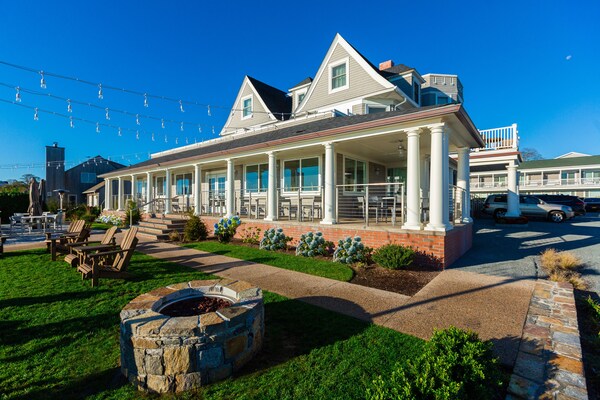 The Shore House - Rhode Island