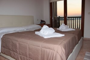 Apartamento Panorâmico, 1 quarto, cozinha, vista para o lago | Edredões de penas, cofre no quarto, camas desdobráveis, Wi-fi grátis 