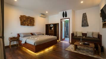 Roupa de alta qualidade, minibar, cofre no quarto