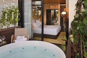 Terrace Room with outdoor Jacuzzi  | Lençóis de algodão egípcio, roupa de alta qualidade, minibar 