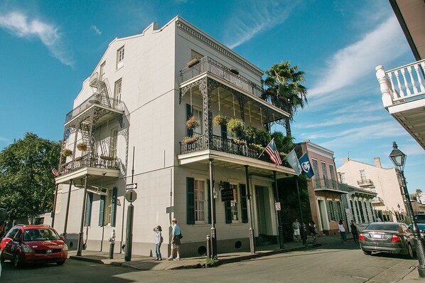 Lafitte Hotel & Bar in New Orleans: Find Hotel Reviews, Rooms, and ...