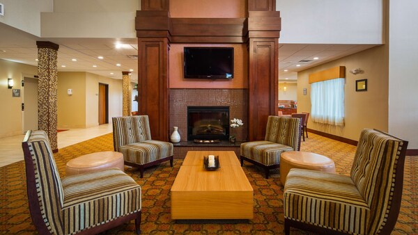 Best Western Plus Finger Lakes Inn & Suites - Homer, NY
