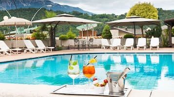 Piscina externa sazonal