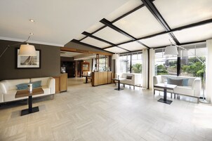 Área de estar no saguão