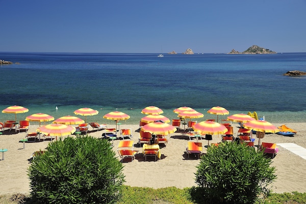 Perto da praia, praia de areia branca