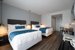 Roupa de alta qualidade, camas de colchão pillowtop, cofre no quarto 