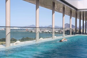 Piscina exterior, da(s) 08:00 à(s) 19:00, espreguiçadeiras 