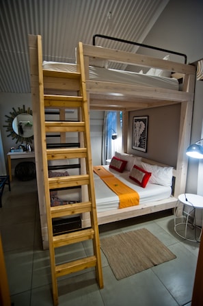 Quarto Familiar | Secretária 
